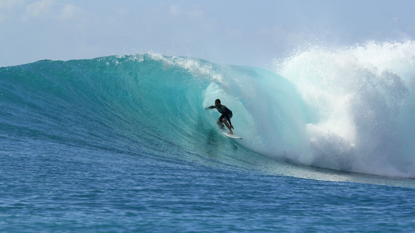 12 Greatest Surfers in the World - Beaconsoft