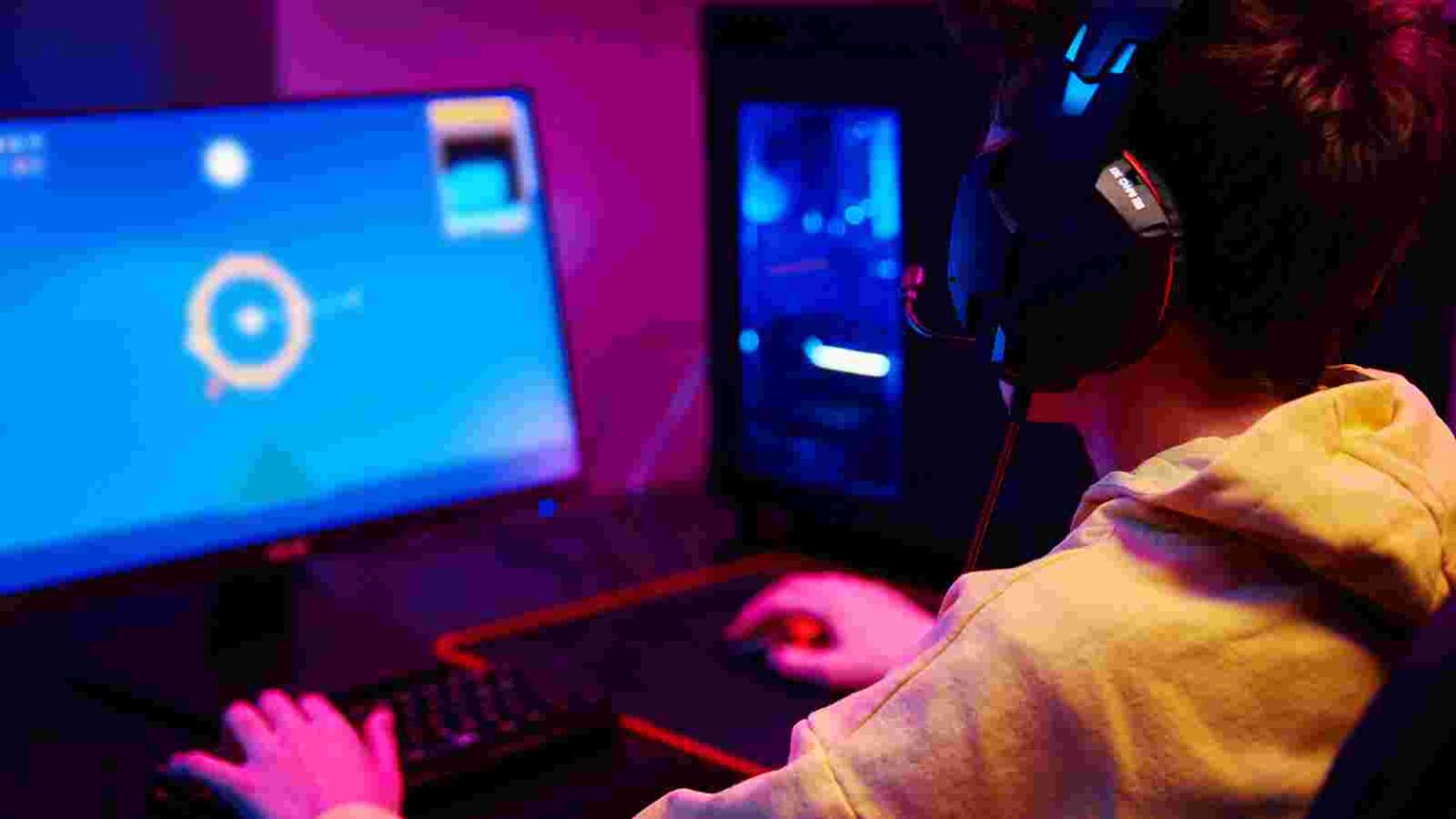 How Software Architecture Supports Scalable Online Gaming Platforms ...